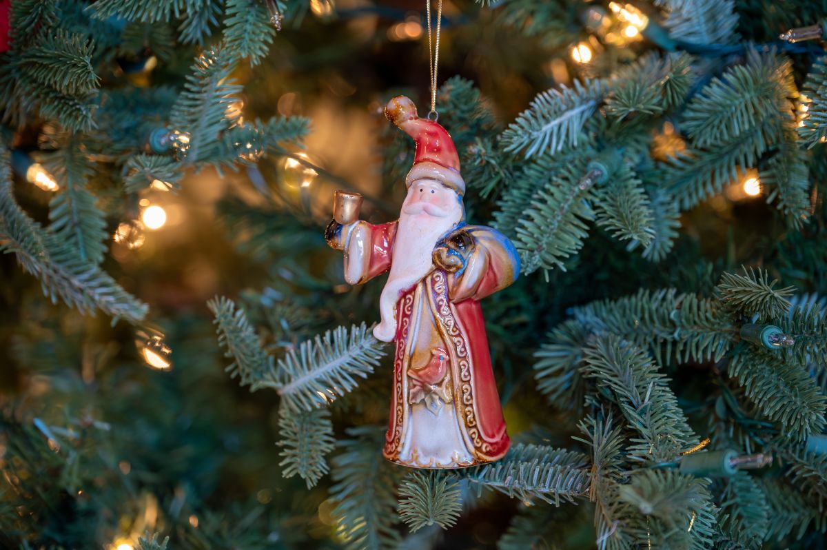The St. Nicholas Giving Tree is Coming! – St. Paul's Episcopal Church